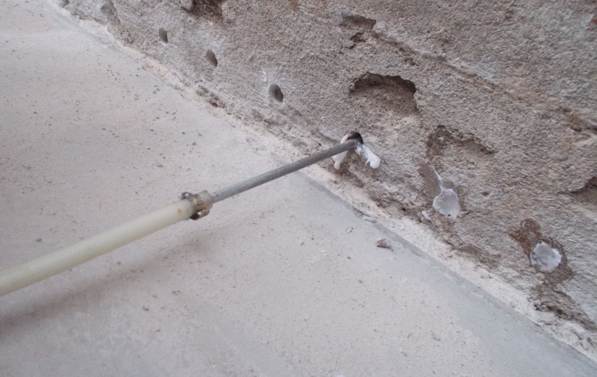 ThermoStop – Barriera Chimica contro l’umidità di risalita | Thermotec